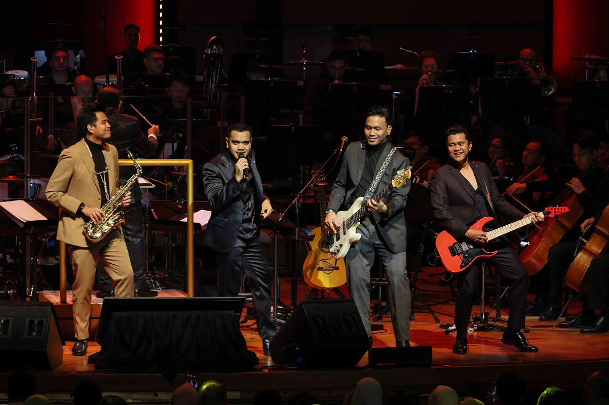 Alif Satar & The Locos matang bersama, terbaik!
