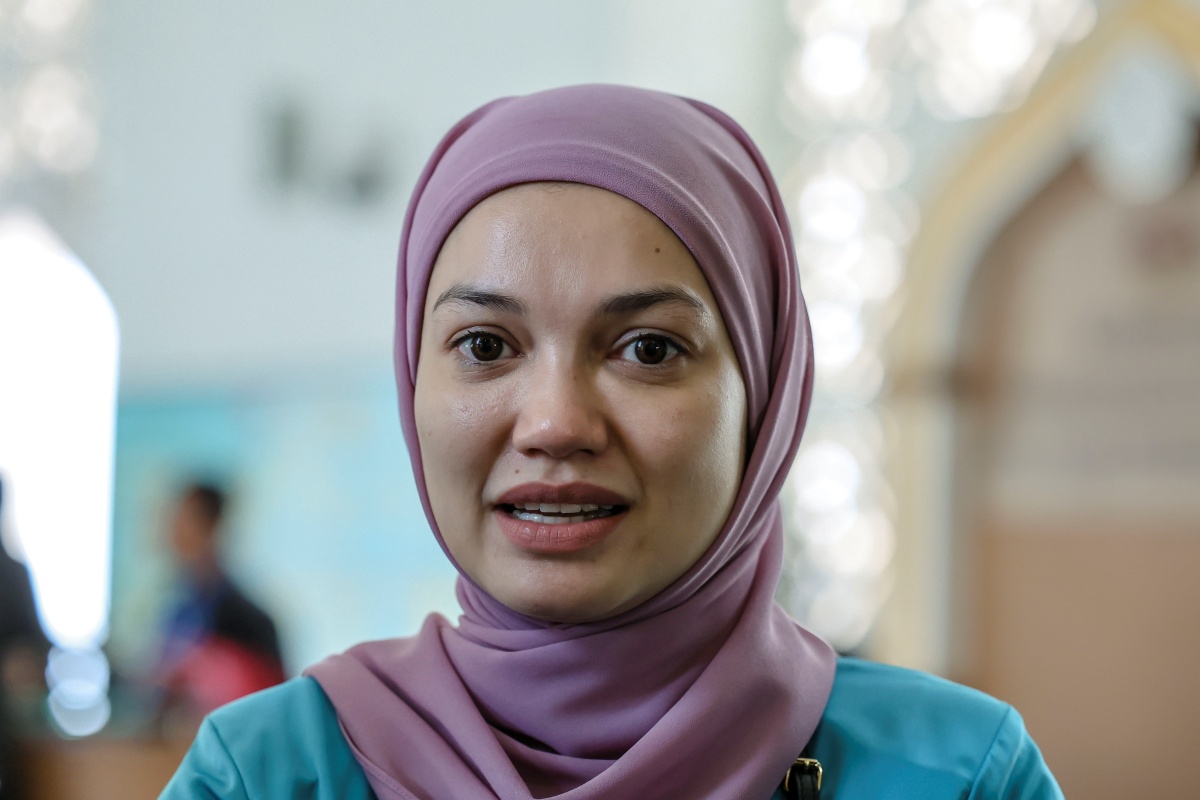 Puteri Sarah saman Nazatul Nazira RM1 juta