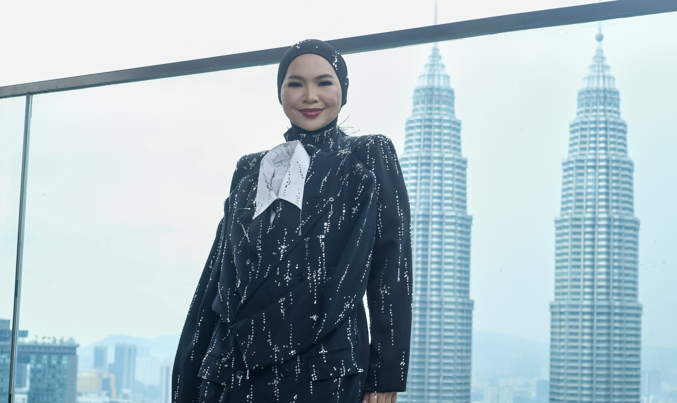 Aina Abdul nafi bercinta dengan juruvideo