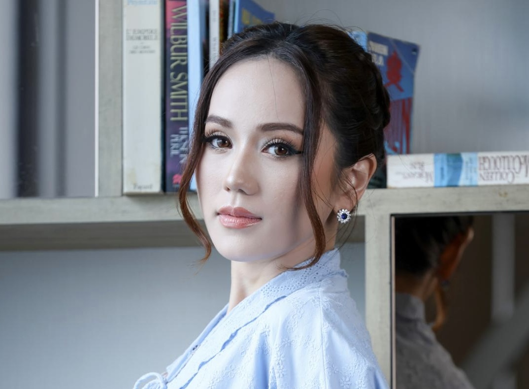 Tiada kuih raya, Sophia Albarakbah saji aneka kek