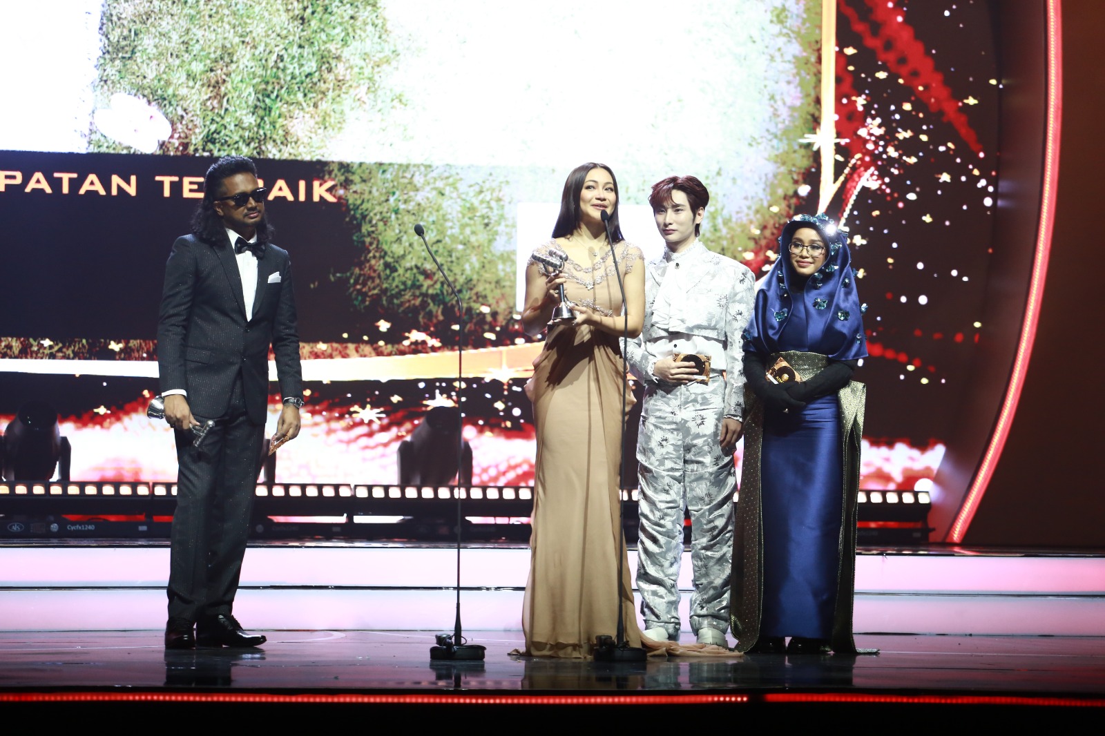 12 tahun menyanyi, ini anugerah pertama saya - Daiyan Trisha